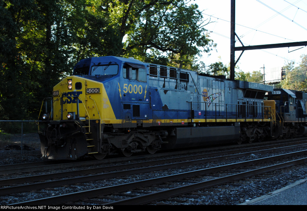 CSX 5000 "Diversity In Motion" leads Q438-06